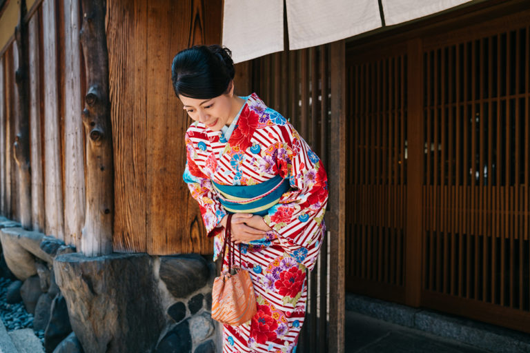 How to Bow in Japan | KCP International Japanese Language School