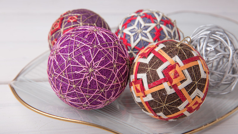 Making A Temari Ball